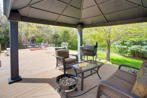 Hike, Golf, Ski & More: Family Home In South Weber - Layton, UT