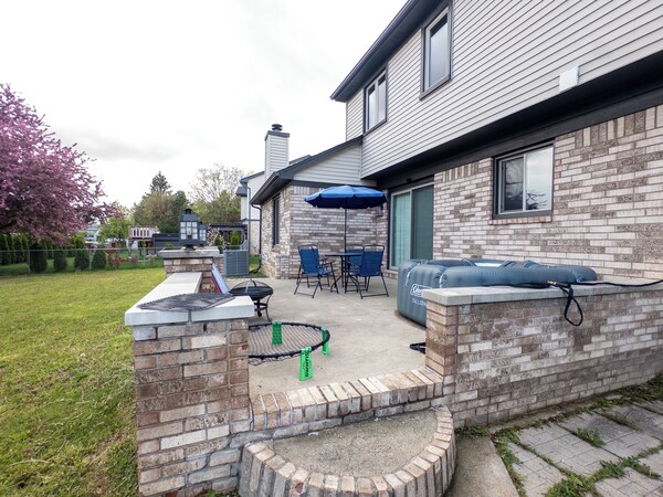 Spacious 4br Home W/ Wifi & A/c  Family-friendly Stay In Sterling Heights - Troy, MI
