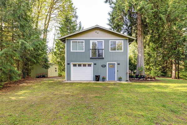 Jay's Salmon Run Retreat\nbreathtaking Riverfront Views-hot Tub, Firepit, Pinball - Rasar State Park, Concrete
