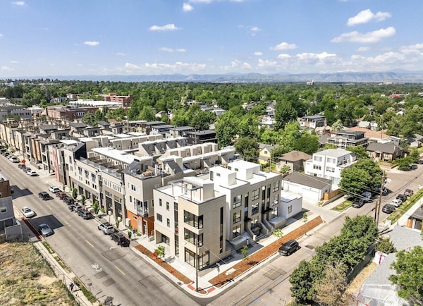 Berkeley Brownstone - Garden Level - Golden, CO
