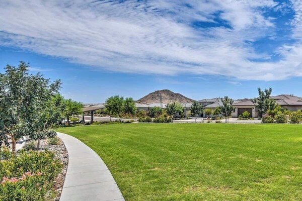 The Desert Jewel In Lucero W/ Private Pool, Jacuzzi, Pool Table! - Goodyear, AZ