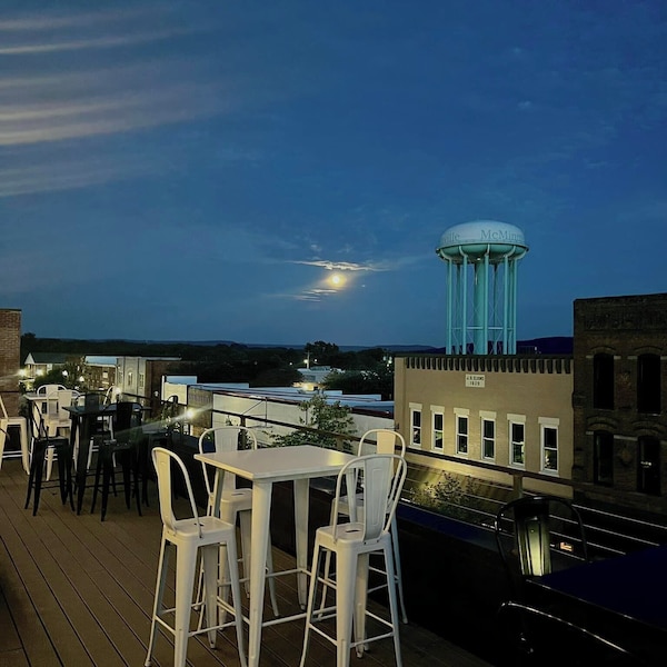 The Roof Top On Main\n    Downtown Main Street Mcminnville Tn - Morrison, TN