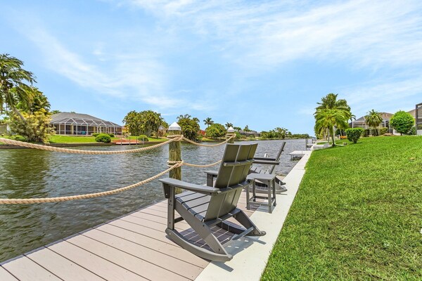 Heated Pool With Freshwater Canal View - Tropical Oasis - Roelens - Fort Myers, FL