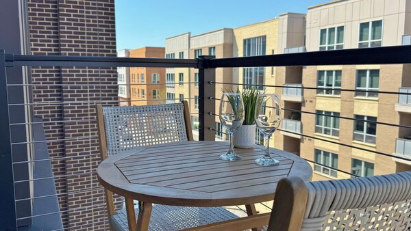 Bridge Park ~ Dublin 1br/1ba Wonderfully Decorated - Dublin, OH
