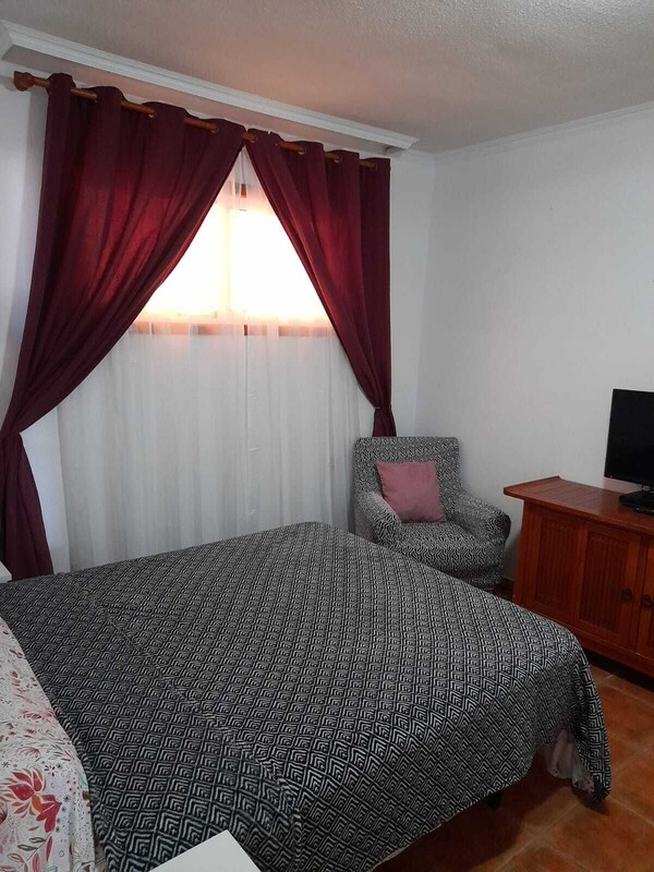 Cosy Room , Close To Beach And Swimming Pool In Tenerife South - Tenerife