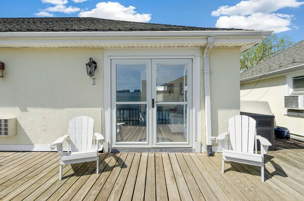 Cozy 1-bedroom,sleeps 4, Apt On Main St In Westhampton Beach With Wifi, Ac, Kit - Riverhead