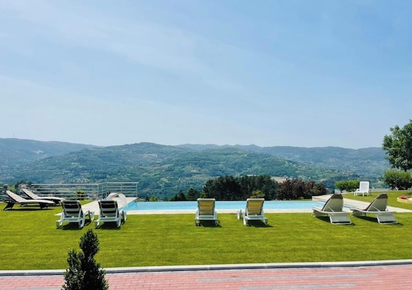 Hostwise  Douro View Villa W/ 10 Suites And Pool - Mesão Frio