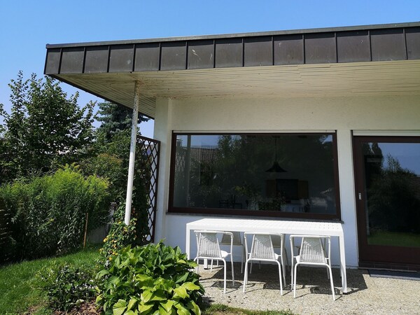 Ferienwohnung 'Bungalow' Mit Privater Terrasse, Gemeinschaftsgarten Und Wi-fi - Meersburg