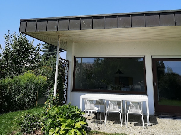 Ferienwohnung 'Bungalow' Mit Privater Terrasse, Gemeinschaftsgarten Und Wi-fi - Meersburg