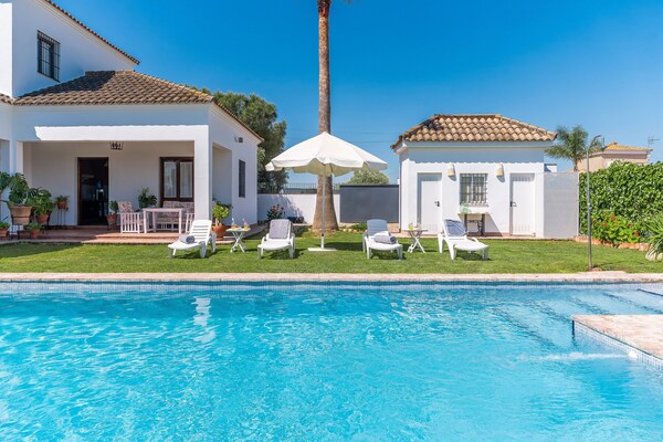 Casa De Vacaciones 'Pozo Viejo' Con Piscina Privada, Wi-fi Y Aire Acondicionado - Marchena