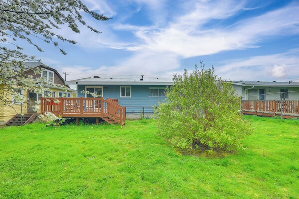 7 Mi To Dtwn: Pet-friendly Abode In Seattle! - Bellevue, WA