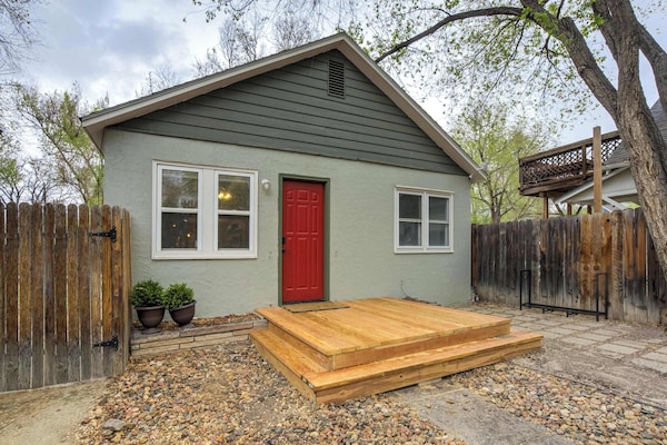 Peakstone Nest! Pet-friendly & Fire Pit, Workspace - Manitou Springs, CO