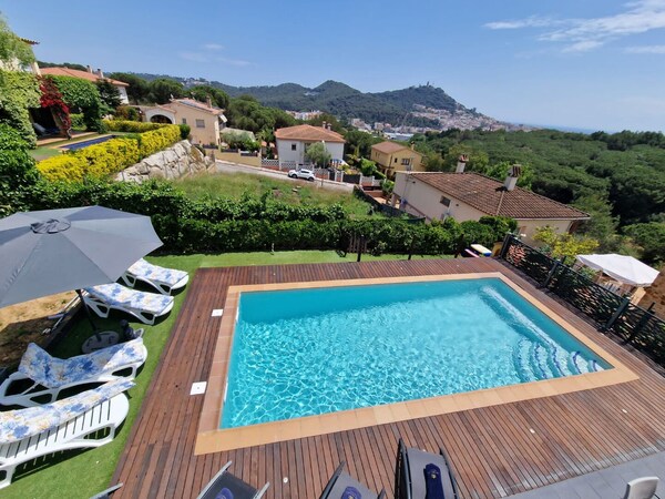 Club Villamar - Fantastic And Spacious Villa Suitable For 10 Persons With A Fantastic Private Swi... - Malgrat de Mar