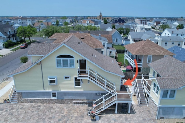 Low Tide Lounge; Steps To Beach & Boardwalk. - North Wildwood, NJ