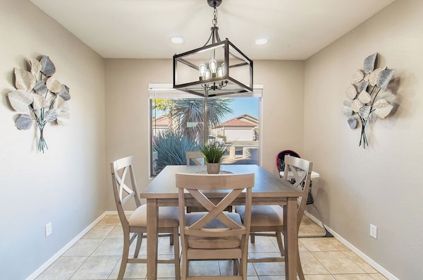 House With Heated Pool, King Bed And Work Station - Casa Grande, AZ