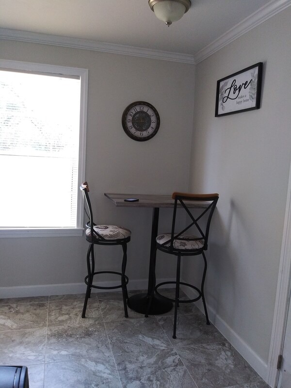 Charming 3-bedroom House With Wifi, Ac In Fantastic Pensacola - Pensacola, FL