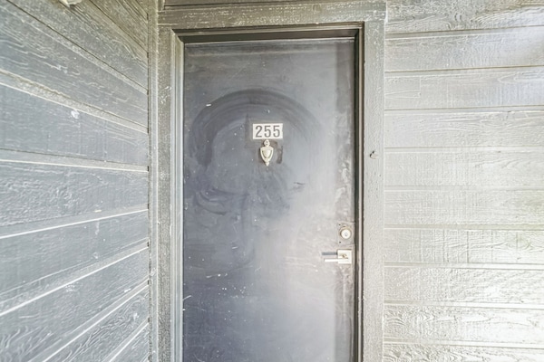 The Landry 255 | Spacious And Cozy 1 Bedroom 1bth - Arlington, TX