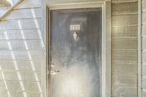 The Landry 280 | Spacious And Cozy 2 Bedroom 1bth - Arlington, TX