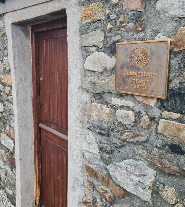 Unique Cobblestone Cottage With Wifi On Charming Arranmore Island - アイルランド ドニゴール 州