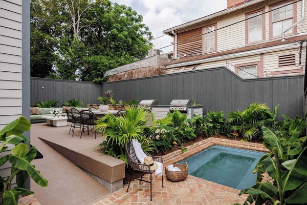 Garden District Historic Unit With Shared Heated Pool - Metairie, LA