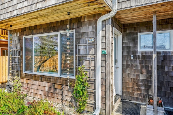 The Harrison Inn * Garden Suite - New Listing! Beachcomber Vacation Homes - Cannon Beach, OR