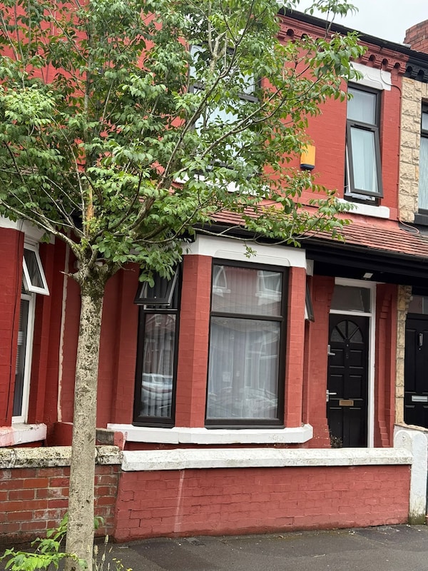 Modern Double Room With Free Internet - Stockport