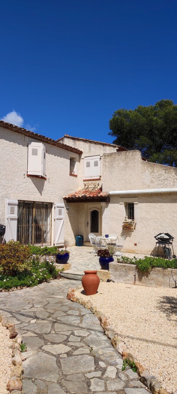 Maison Provençale Avec Piscine - 4 Chambres / 10 Personnes - Saint-raphaël (Var) - Fréjus