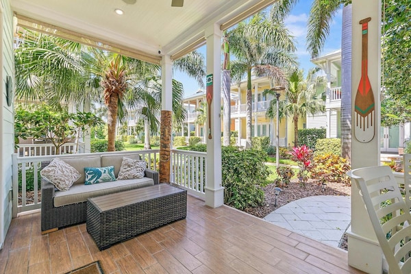 Happy Daze: Prime Location, Pool, Tiki Bar And Marina Access - New Smyrna Beach, FL