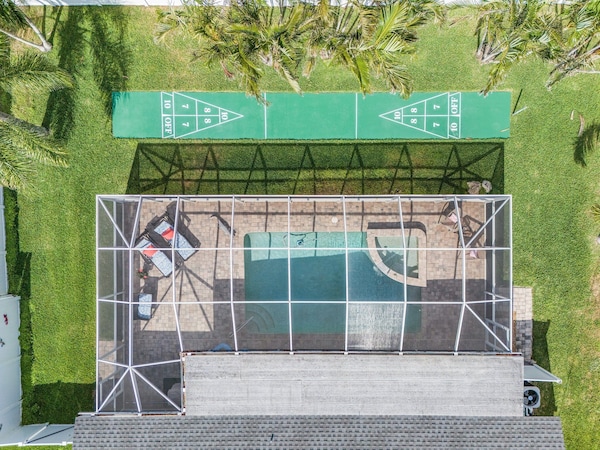Coral Breeze | Shuffleboard | Heated Pool| Hot Tub | *Se Cape Coral* - Fort Myers, FL