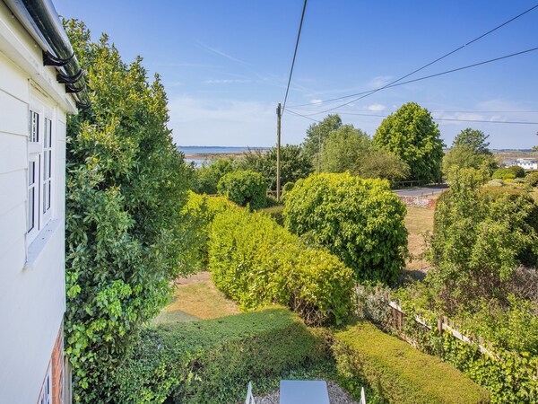 Welcome To This Delightful Fishermans Cottage On The Unique Island Of Mersea. - West Mersea