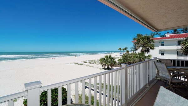 Anna Maria Island Club 39 Beachfront. End Unit Condo - 2br/2bath Gulf-front... - Holmes Beach, FL