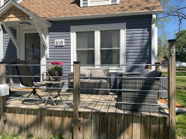 Newly Remodeled Clean Spacious 5-bedroom  House With Ac, Wifi, Golf Cart - Clear Lake, IA