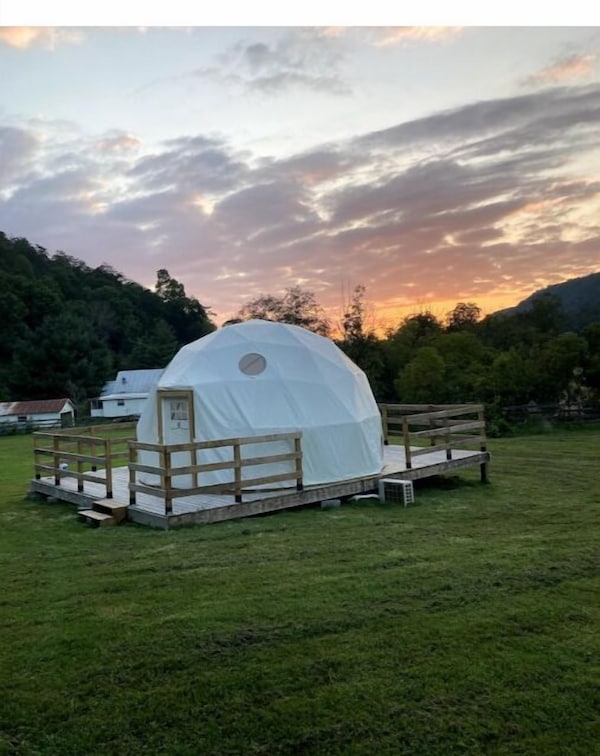 The Big Dome@smoky Mtns Glamping - Douglas Lake, TN