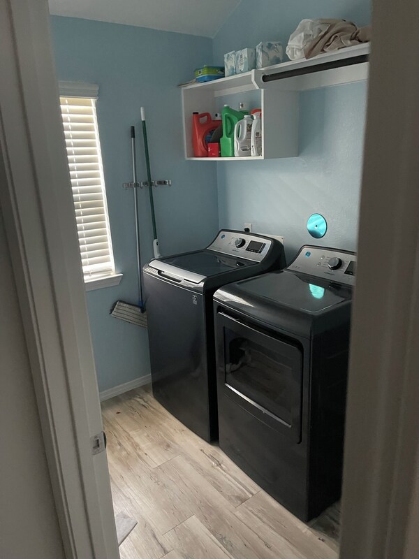 Family Oasis In Richmond - 4br, 2 Bath, Fast Wifi & More - Richmond, TX