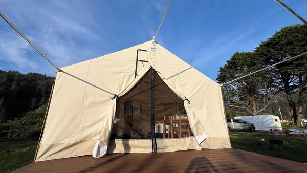 Glamping Tent On The River. - Klamath, CA