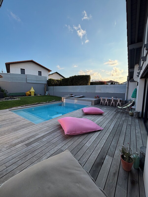 House With Swimming Pool, Gym And Petanque Lac Marion Hippodrome Biarritz - Biarritz