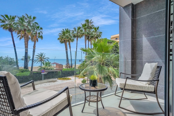 La Viu - Luxury Beachfront Apartment - Estepona