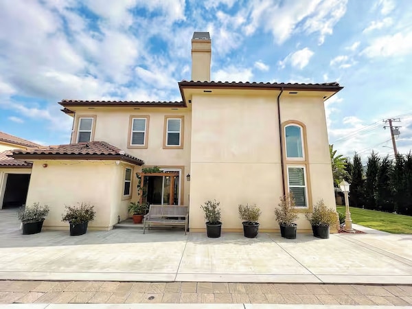 Spacious 4br Family Home Near Disneyland & La Attractions - La Puente, CA