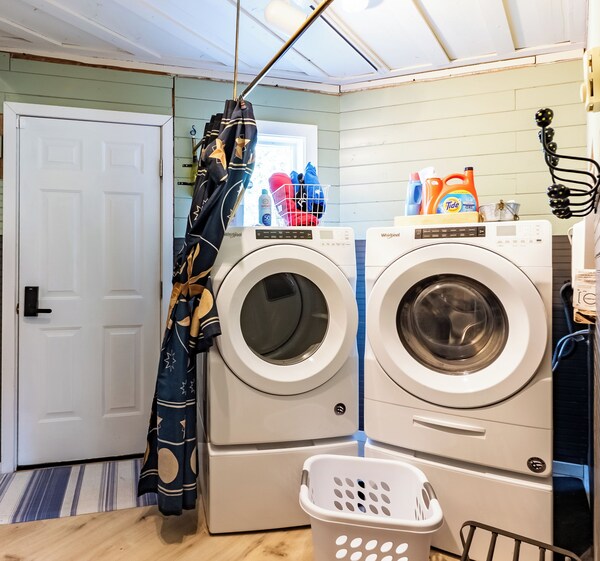 Cozy Dome Home- 3-bed Retreat  9 Min Drive To Lake  Ac  Wifi  Free Parking - Chelan, WA