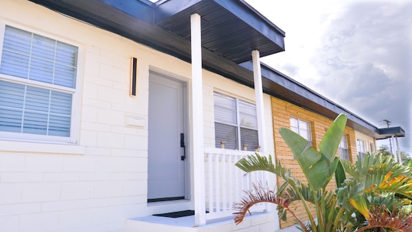Chic Mini Boutique Hotel Unit 2 At The Bella By Evrh - Ormond Beach, FL