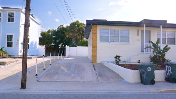 Chic Mini Boutique Hotel Unit 3 At The Bella By Evrh - Ormond Beach, FL