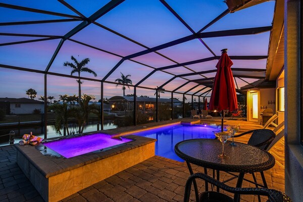 Heated Pool & Spa, Bikes And Dock - The Flip Flop Stop - Roelens - Cape Coral, FL