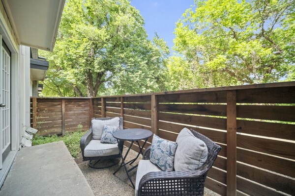 Spacious And Stylish Apartment | At&t Stadium - Arlington, TX