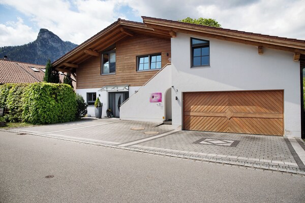 Apartment 'Gallist' With Mountain View, Balcony And Wi-fi - Oberammergau