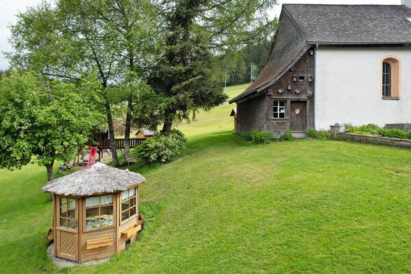 Apartment 'Schwarzwaldstube' With Mountain View, Shared Terrace And Wi-fi - Titisee-Neustadt