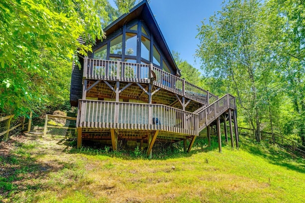 Hawks View Chalet - Hot Tub + Mountain Views - Murphy, NC