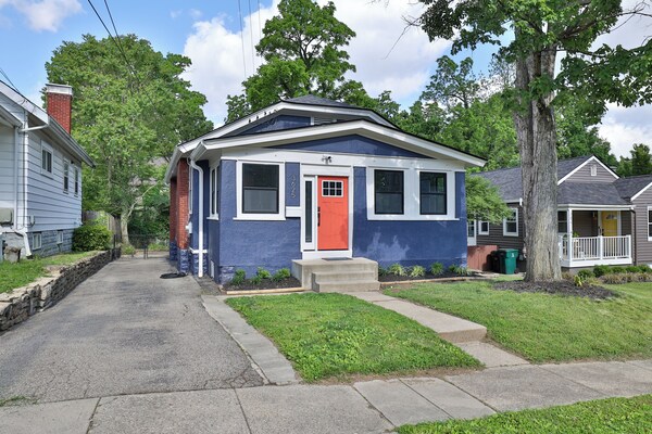 Queen City Blue- Historic Charmer Luxurious Living - Loveland, OH