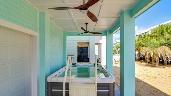 Walk To Beach: Home W/ Ocean View In Navarre! - Navarre, FL