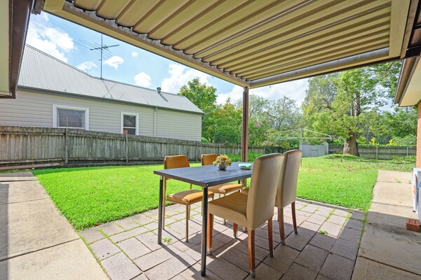 Spacious 4br Home  Quiet Street Great Location - Hornsby