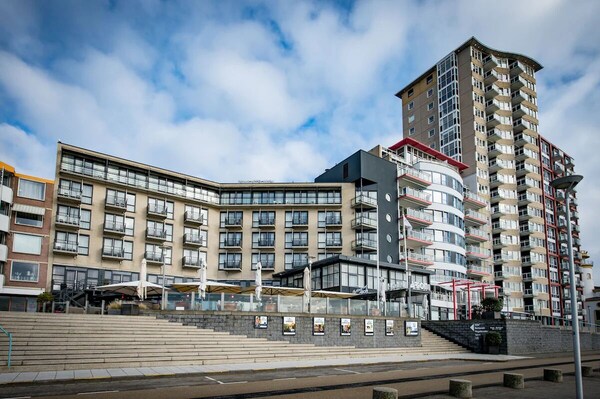 Urban Comfort Meets Coastal Relaxation! Free Breakfast, Sea View! - Breskens